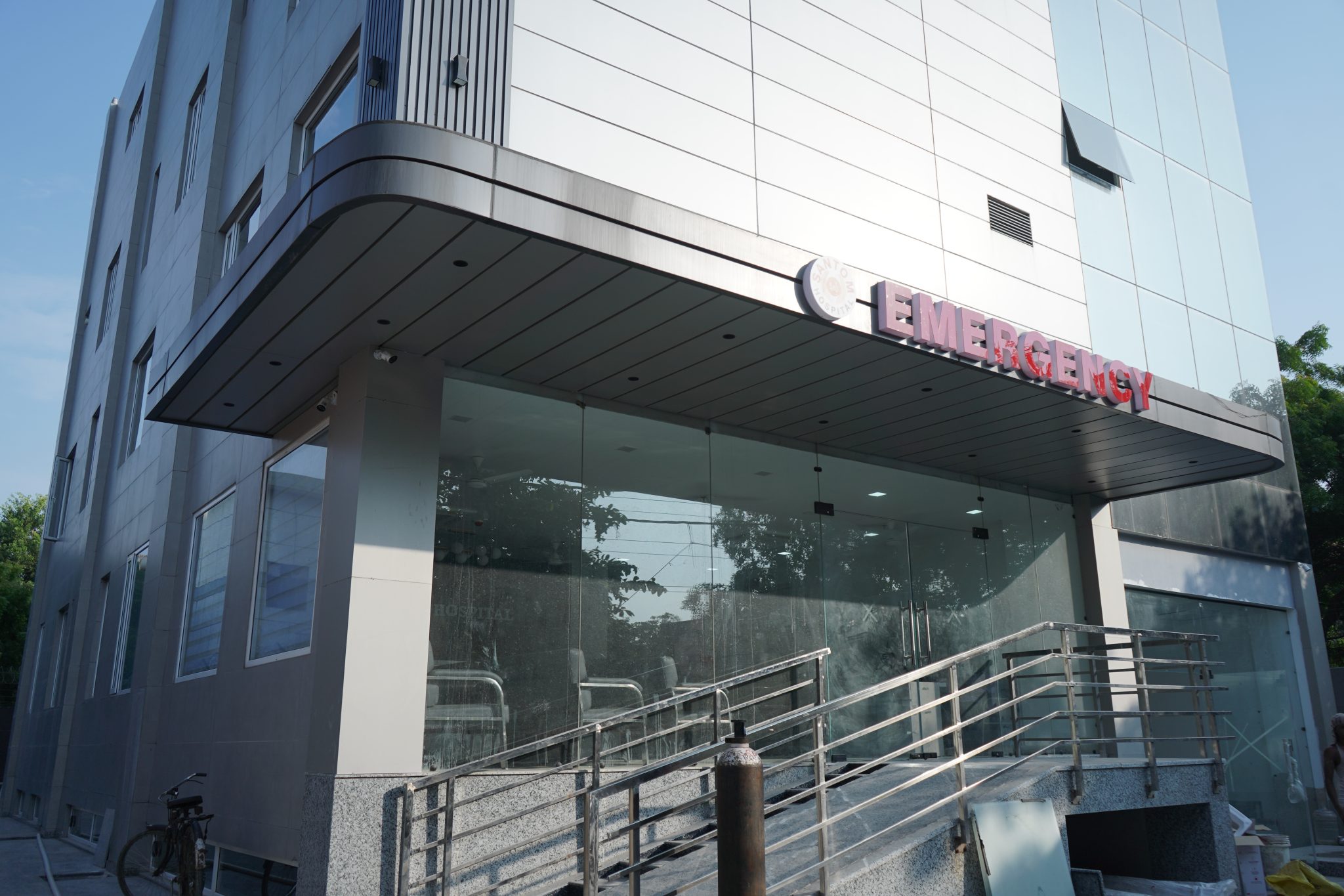 Our Gallery – Santom Hospital